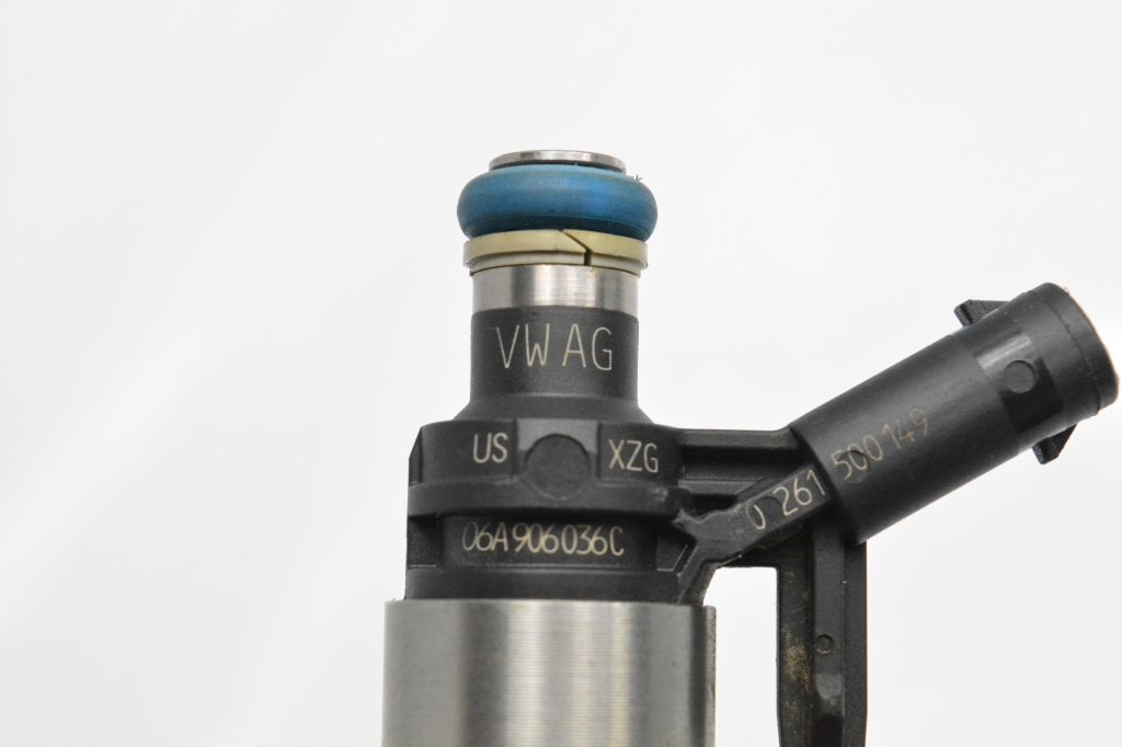 Used Volkswagen Jetta Fuel injector 06A906036C