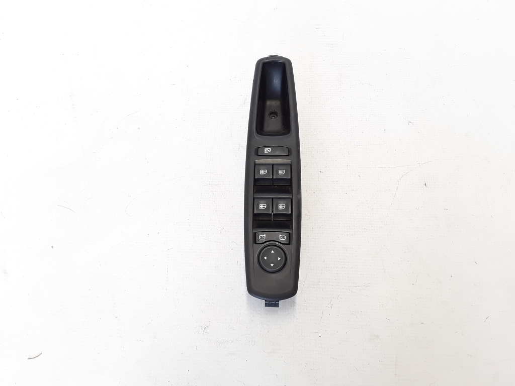 Used RENAULT Megane Front door glass switch 809610016R