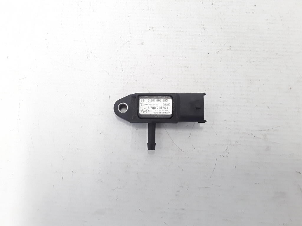Used RENAULT Clio The sensor is different 8200225971