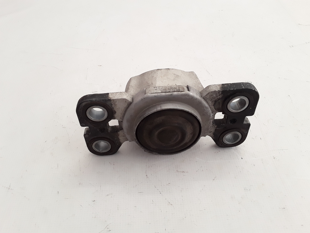 Naudotas VOLVO V70 Pagalvė pavarų dėžės 31316876