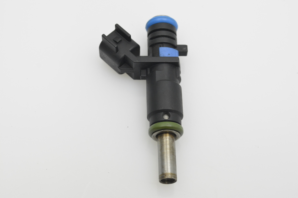 Used Opel Mokka Fuel injector 55562599