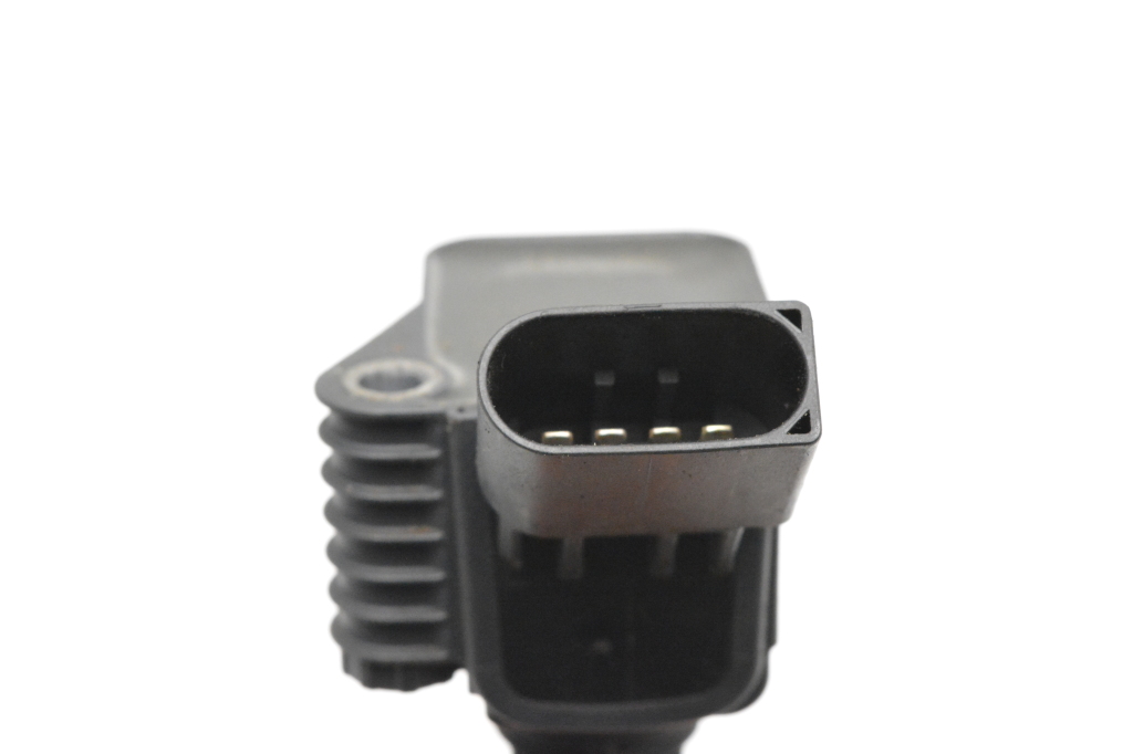 Used Skoda Octavia Ignition coil 06J905110E