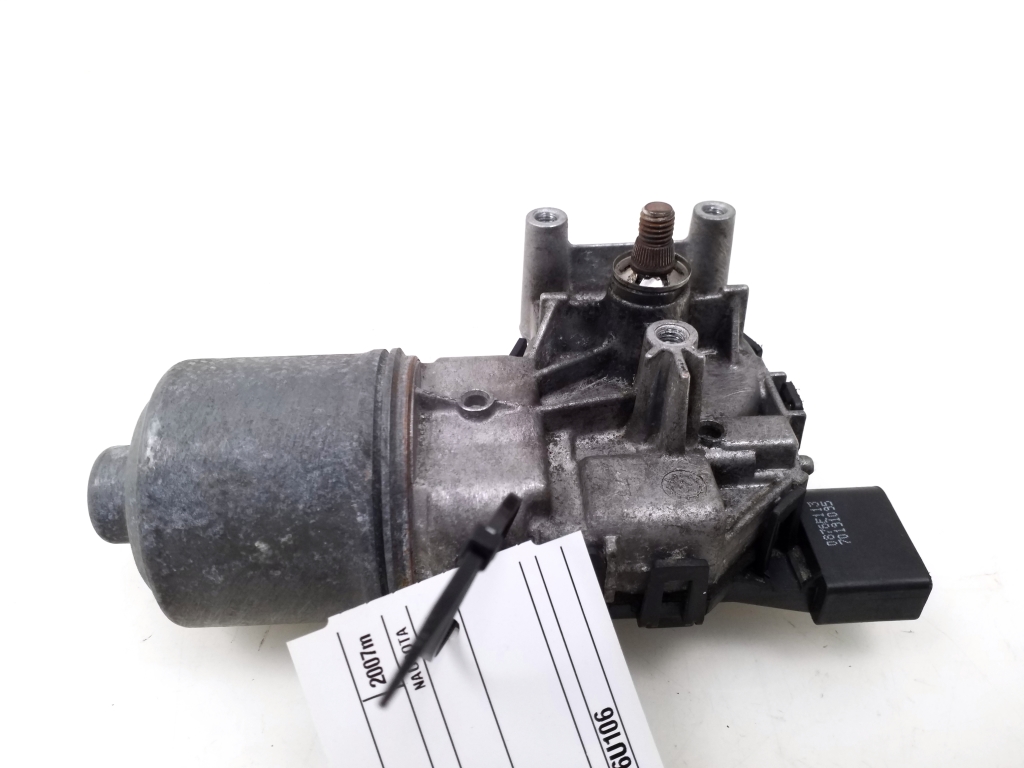 Used Opel Astra Windshield wiper motor 0390241538