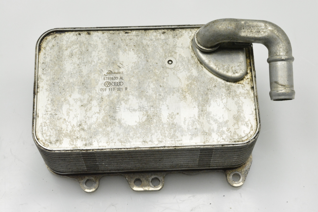 Naudotas AUDI A6 Tepalo aušintuvas 059117021R