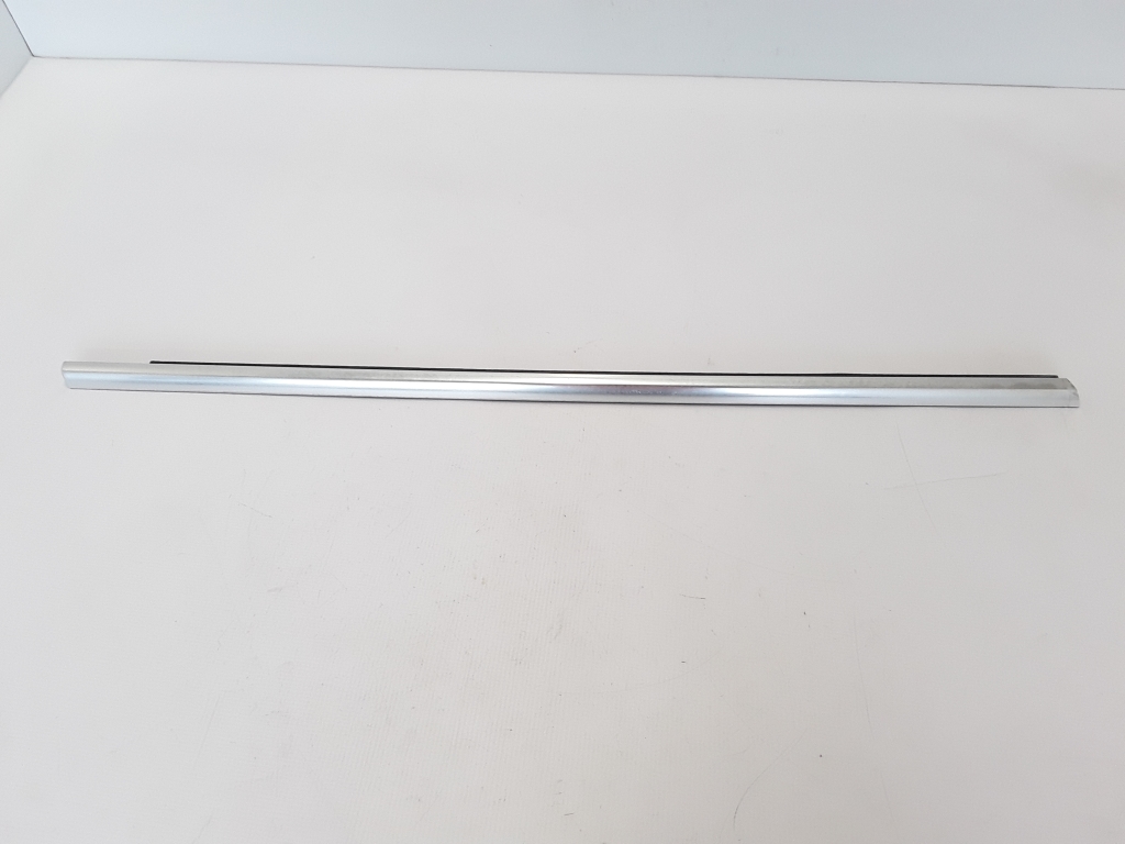 Naudotas VOLVO S80 Priekinių durų juosta prie stiklo išorinė 31349453