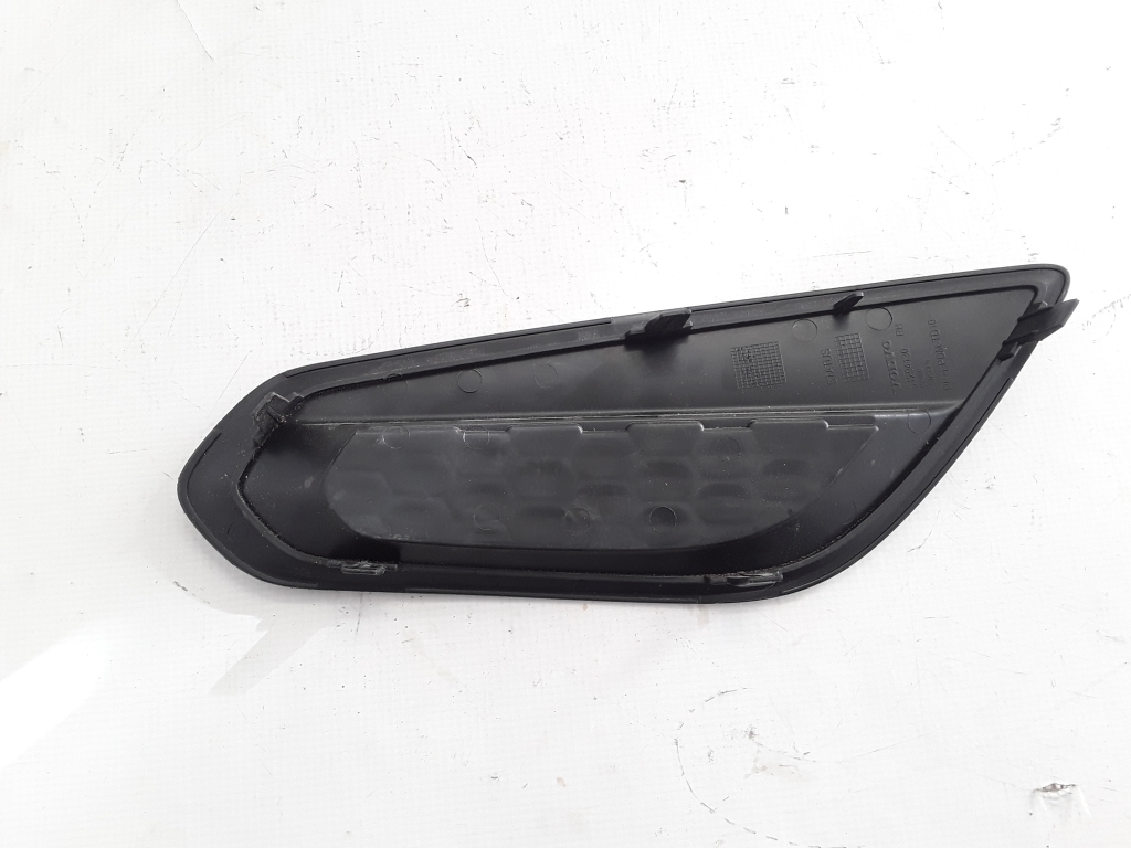 Used VOLVO V60 Front bumper lower grille 31294130