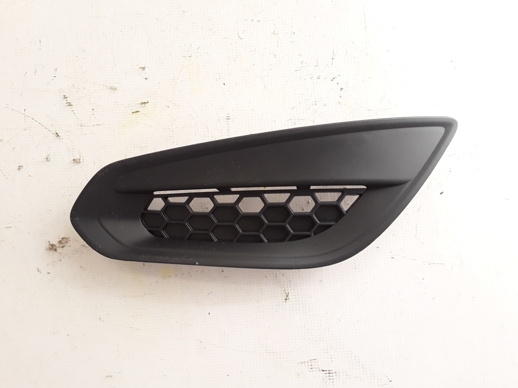 Used VOLVO V60 Front bumper lower grille 31294129