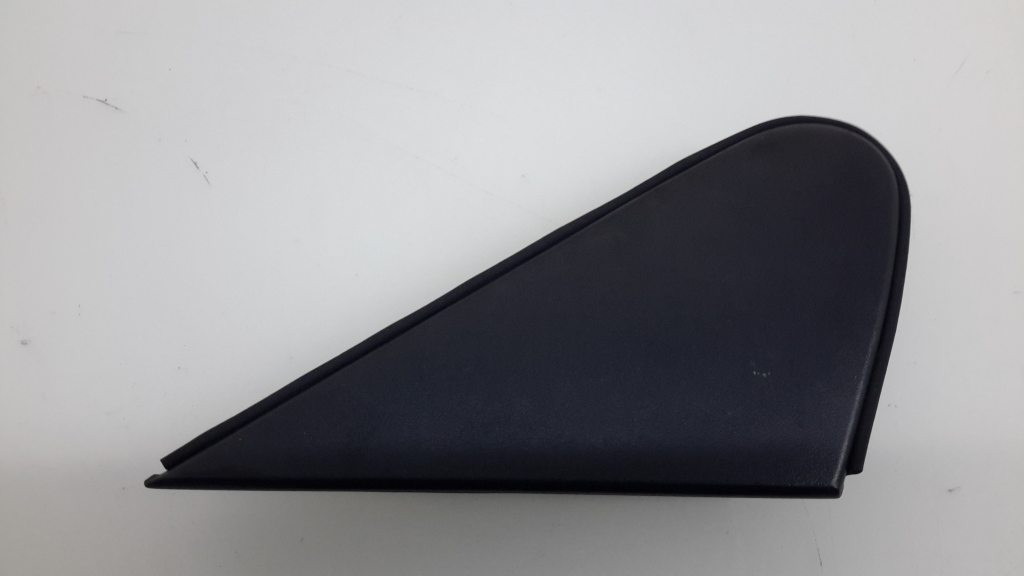 Used TOYOTA RAV 4 Trim to the mirror triangle 6011742010