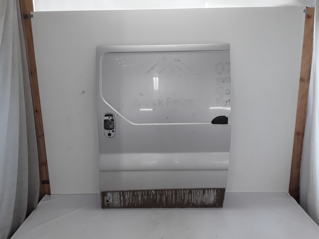 Used RENAULT Trafic Sliding doors 7751472219
