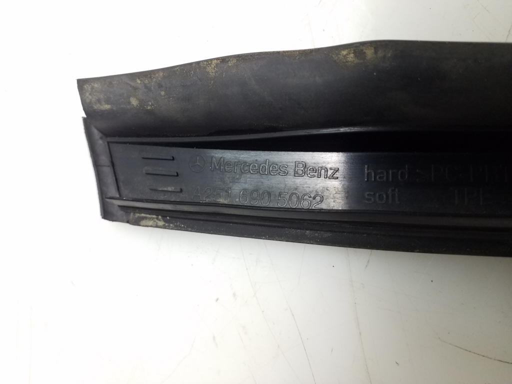 Naudotas Mercedes Benz R-Class Priekinio stiklo statrmsčio juosta ...