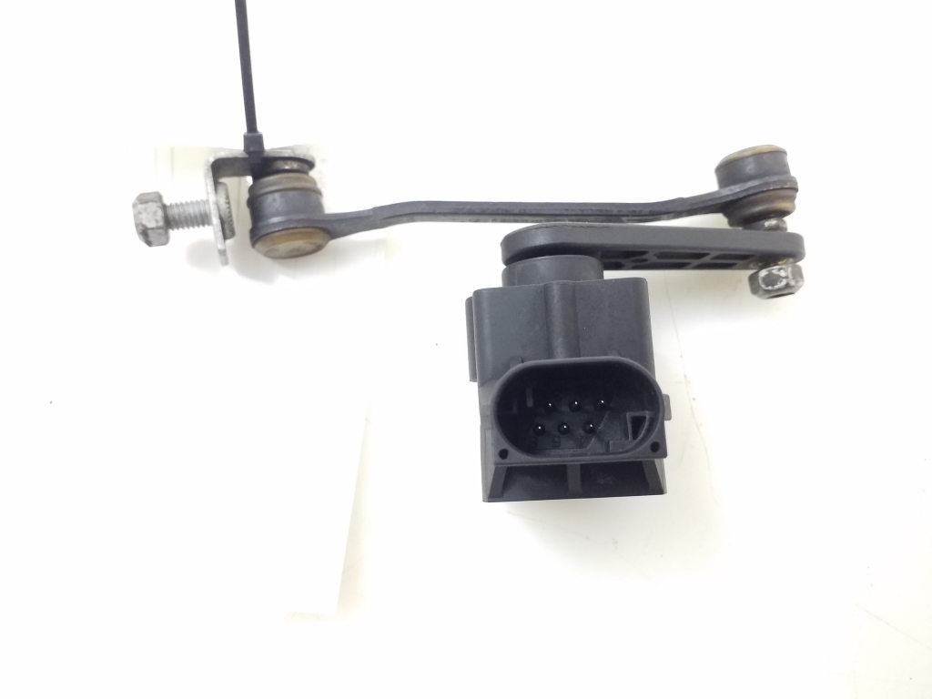 Used Mercedes Benz A-Class Sensor on the rear hub A0105427717