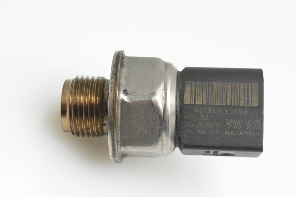 Used Volkswagen Golf High pressure fuel line sensor 04L906054