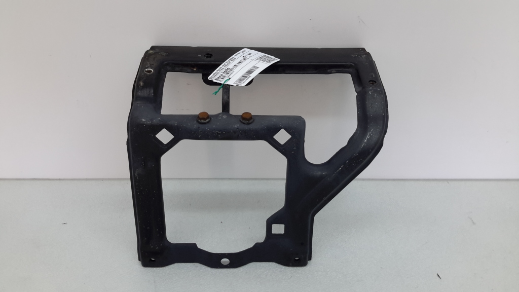 Used Mercedes Benz S-Class The middle part of the front frame A2216200072