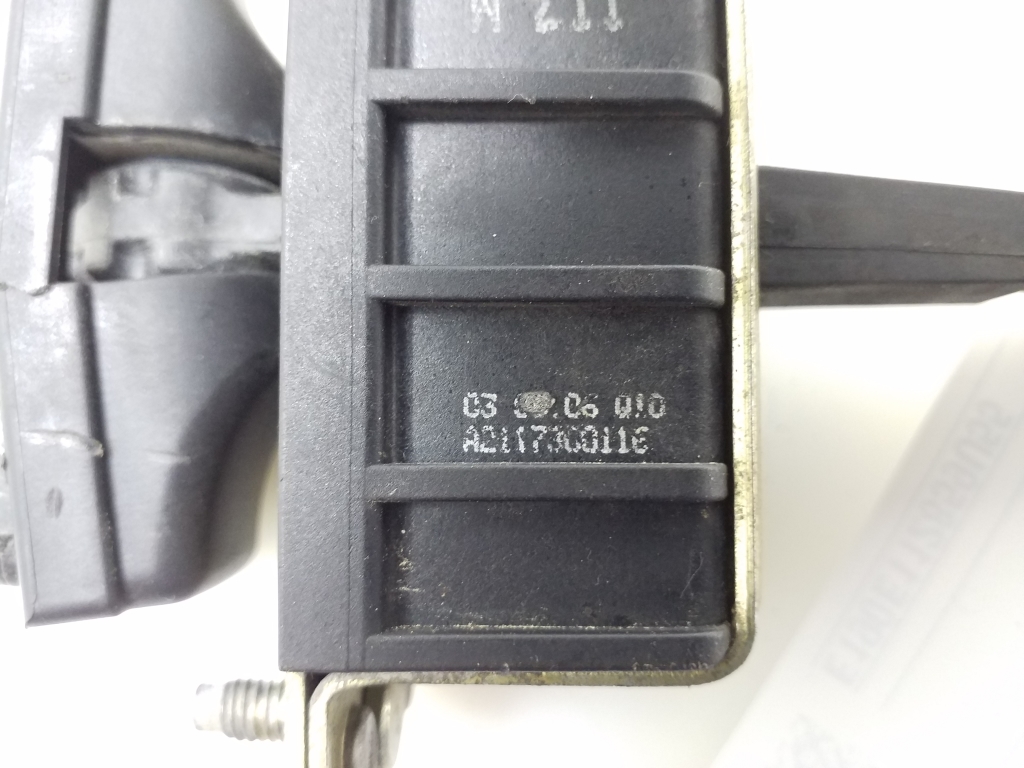 Used Mercedes Benz E-Class Rear side door opening limiter A2117300116