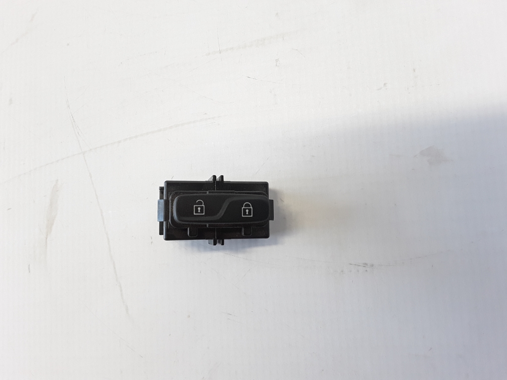 Used VOLVO V70 Door lock unlock switch 31318987