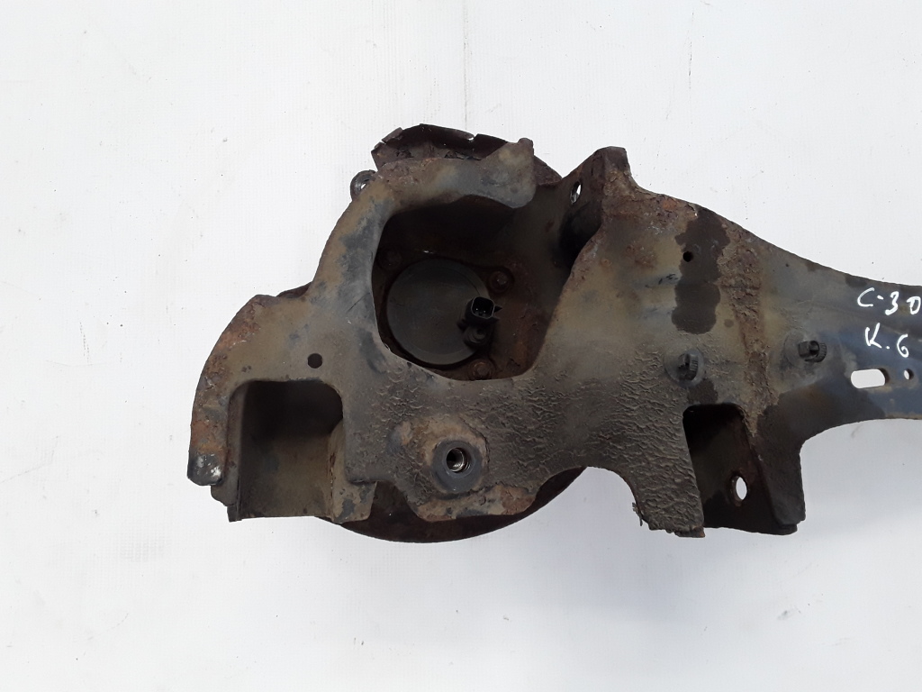 Used VOLVO C30 Rear hub stump without bearing 30736776