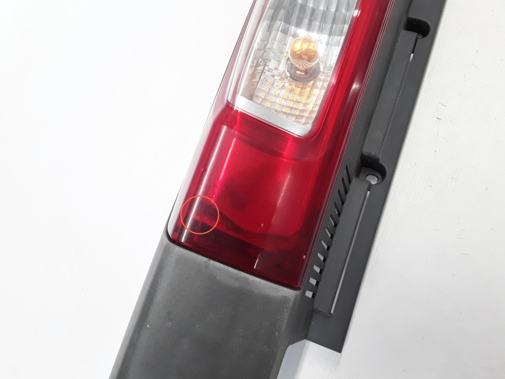 Used Opel Vivaro Rear corner lamp 8200415250
