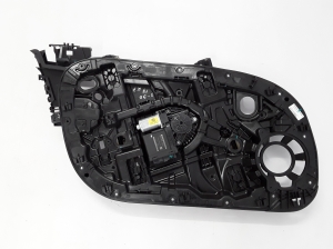 Used VOLVO S90 Front wiper mechanism trim to the glass 31353779