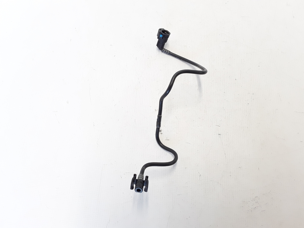 Used VOLVO S90 Cooling radiator hose 31657410