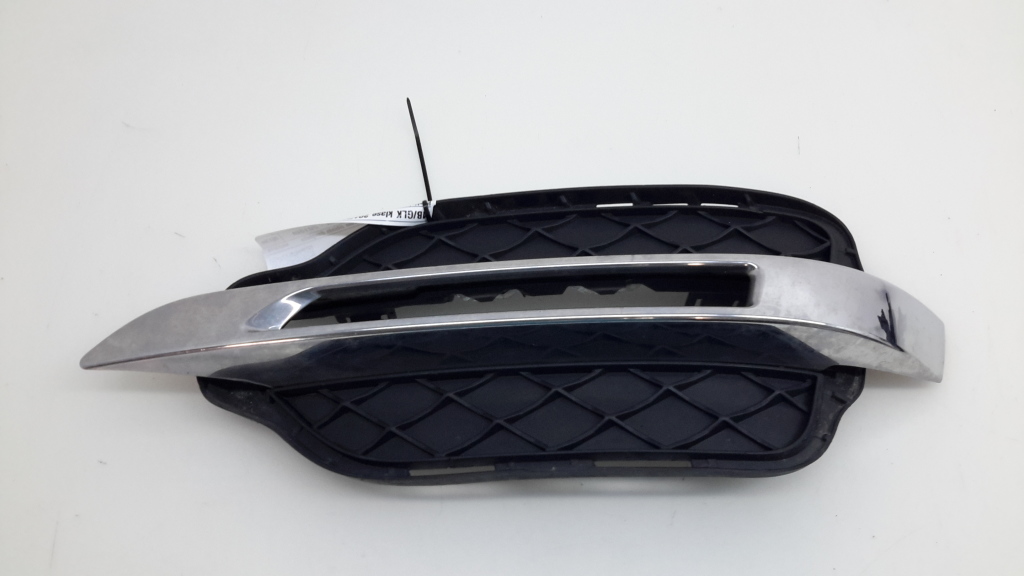Used Mercedes Benz GLK-Class Front bumper fog lamp cover A2048857123