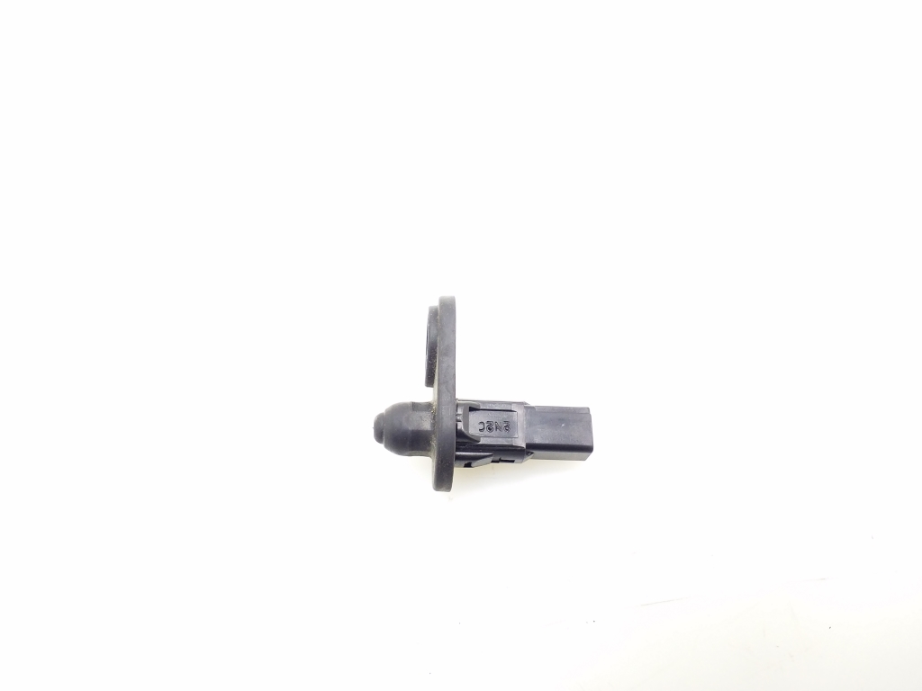 Used TOYOTA Yaris Door switch on the body 8423152010