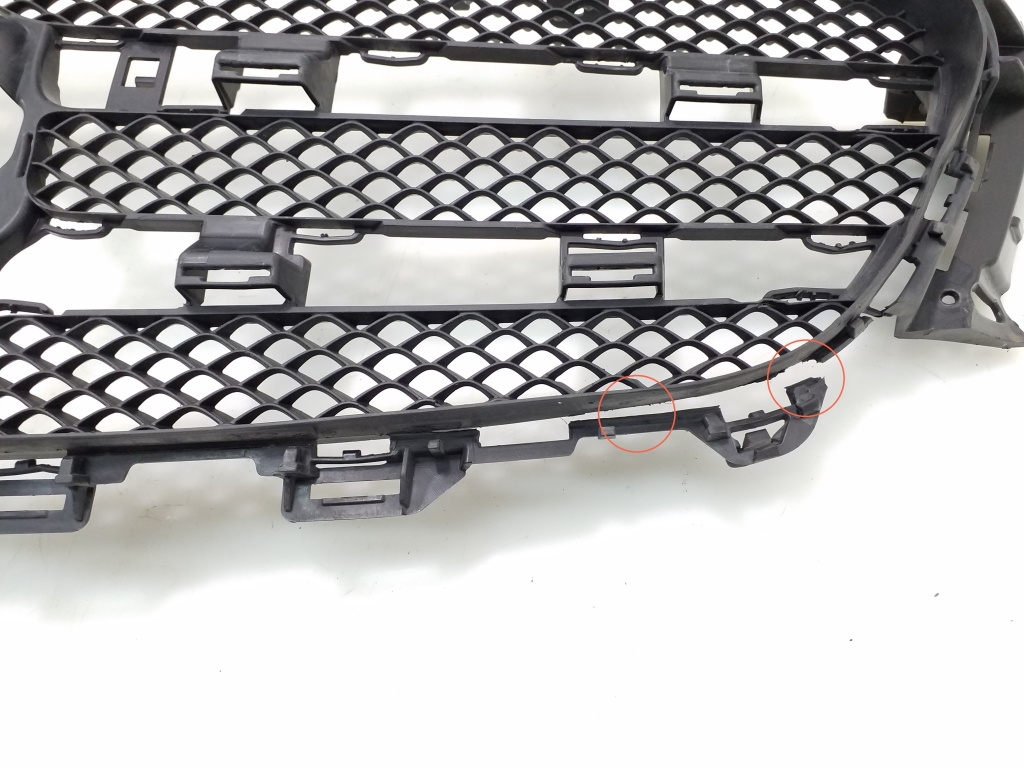 Used Mercedes Benz E-Class Front grille A2138800123