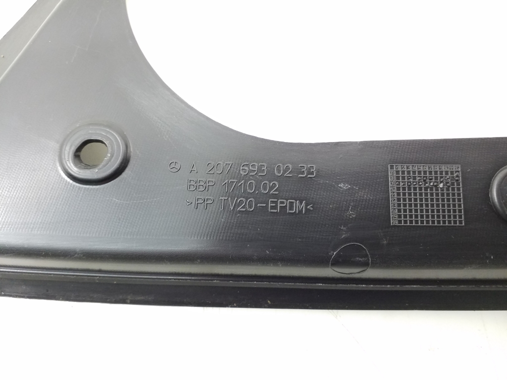 Used Mercedes Benz E-Class Other detail of the trunk interior A2076930233