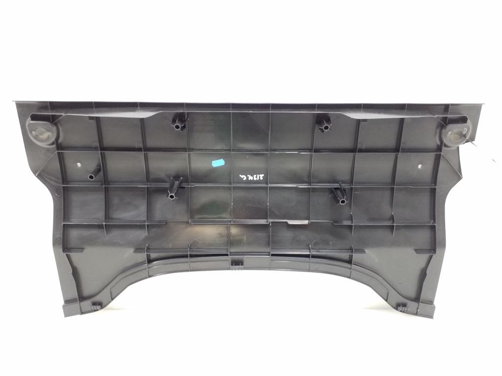 Used Mercedes Benz E-Class Other detail of the trunk interior A2046904630