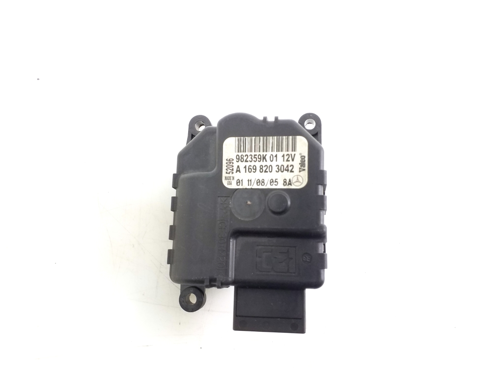 Used Mercedes Benz A-Class Interior shoulder valve motor A1698203042
