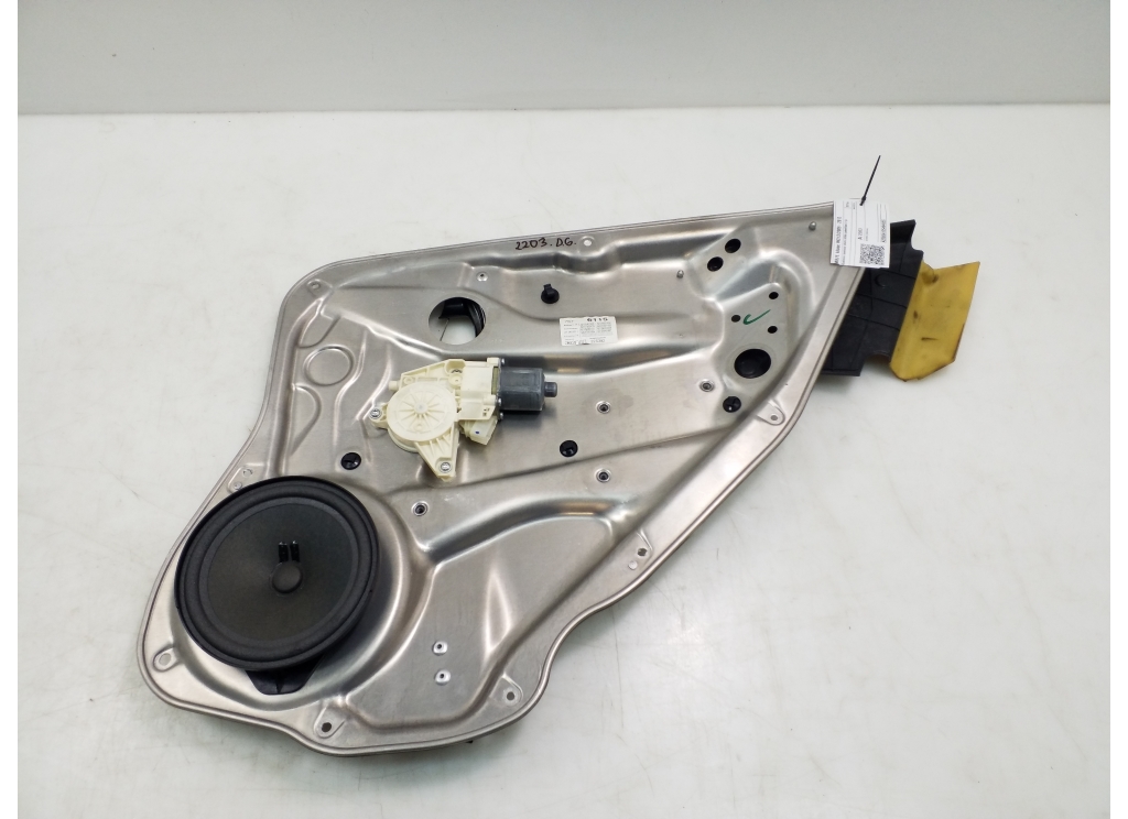 Used Mercedes Benz E-Class Rear side door window lifter and its details
