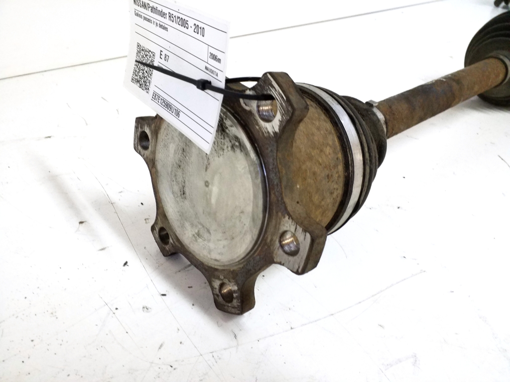 Used NISSAN Pathfinder Rear axle and its details