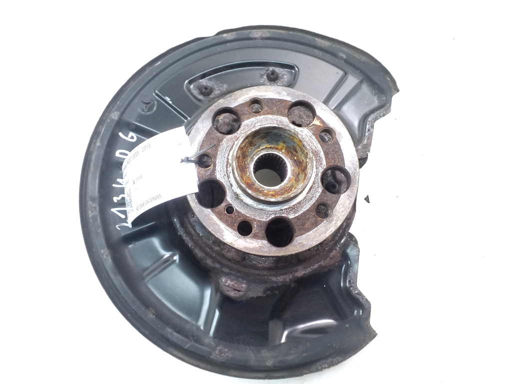 Used Mercedes Benz E-Class Rear hub A2043500441
