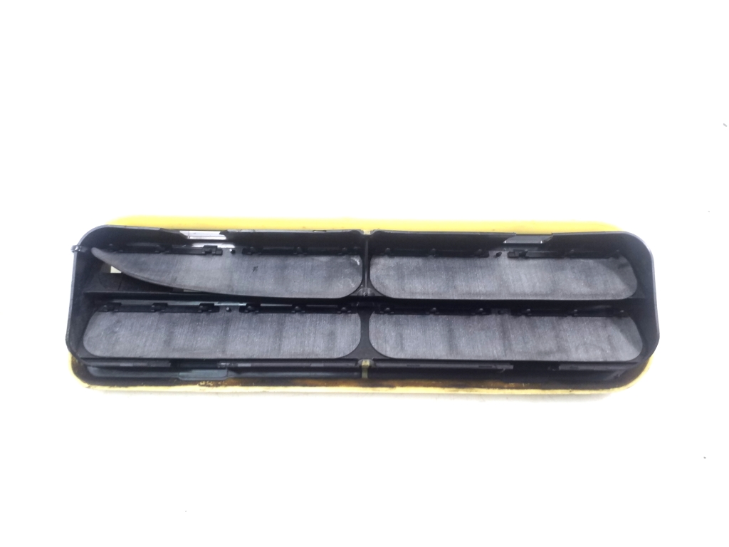 Used Mercedes Benz CLS-Class Rear wing ventilation grille A2128300242