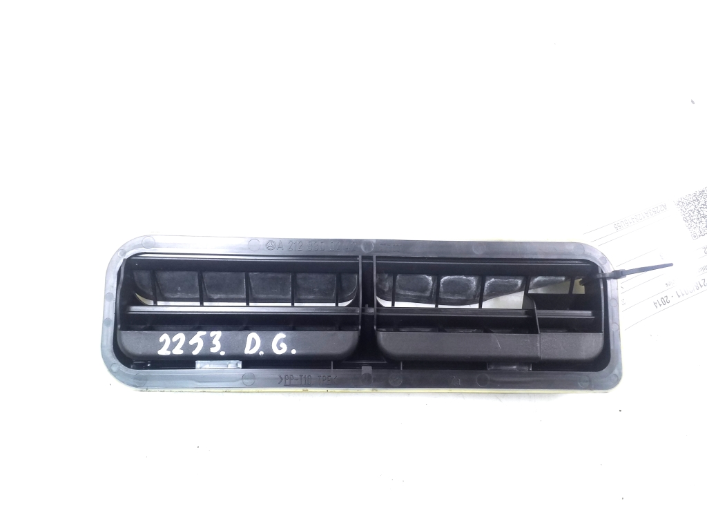 Used Mercedes Benz CLS-Class Rear wing ventilation grille A2128300242