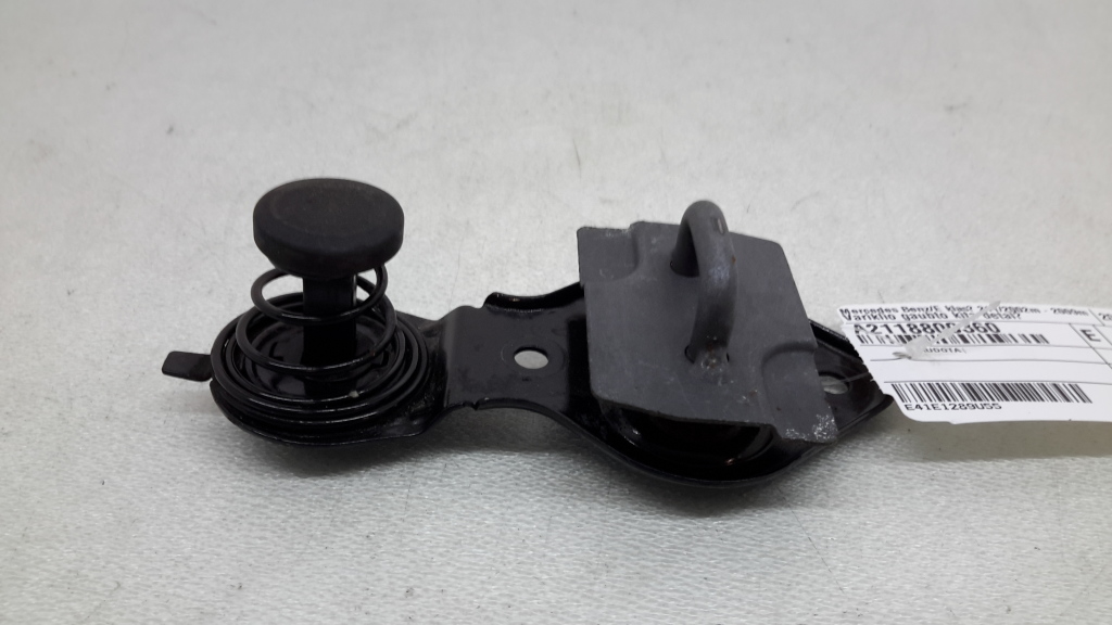 Used Mercedes Benz E-Class Other part of the bonnet A2118800360