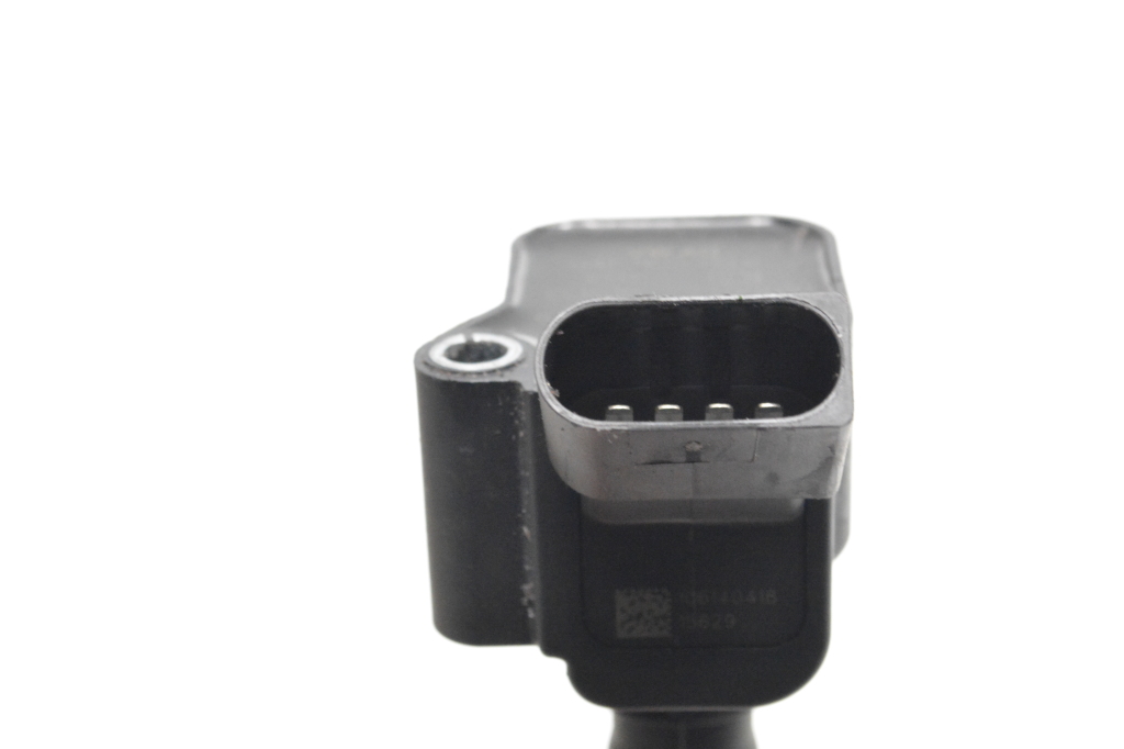 Used Volkswagen Golf Ignition coil 04E905110K