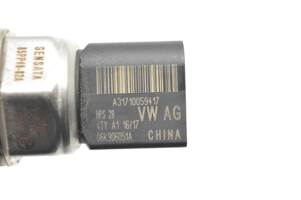 Used Volkswagen Golf High pressure fuel line sensor 06K906051A