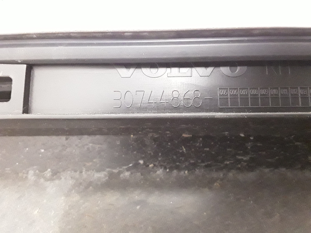 Used VOLVO XC60 Exterior sill trim 30744868