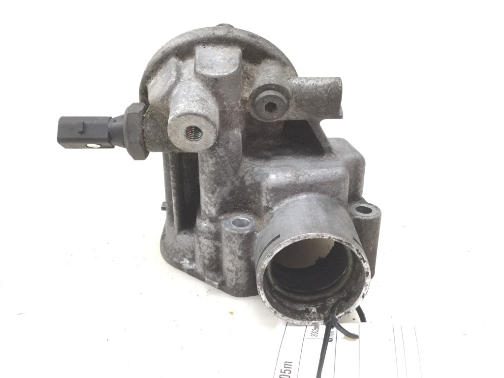 Used Volkswagen Passat Oil filter holder 06A115417