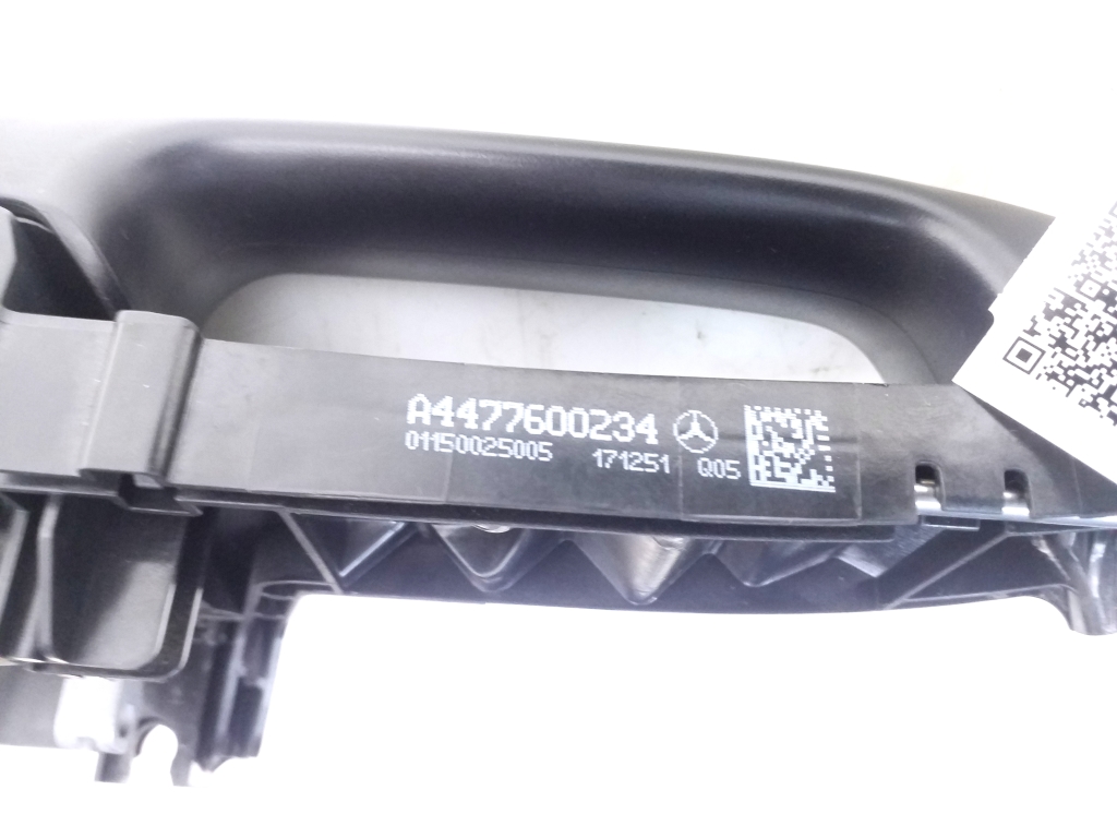 Used Mercedes Benz Vito Sliding door external opening handle and its parts
