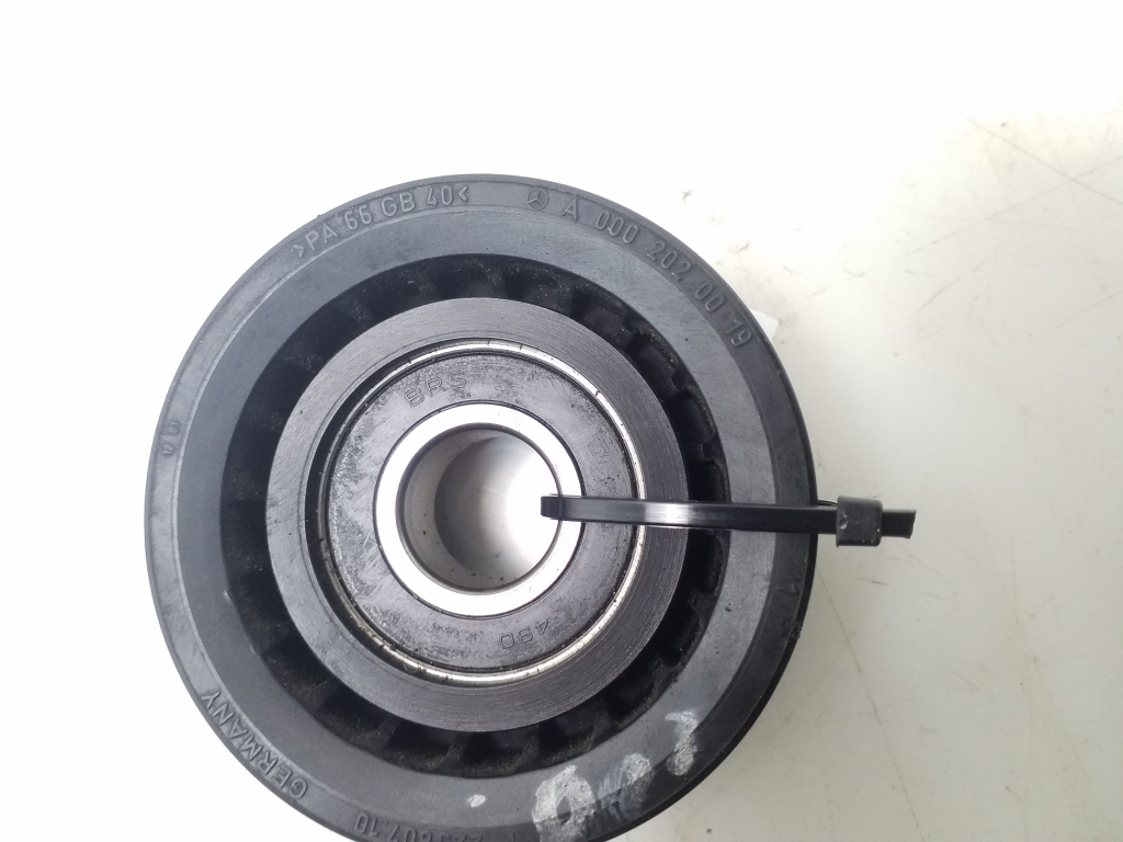 Used Mercedes Benz C-Class Pulley next A0002020019