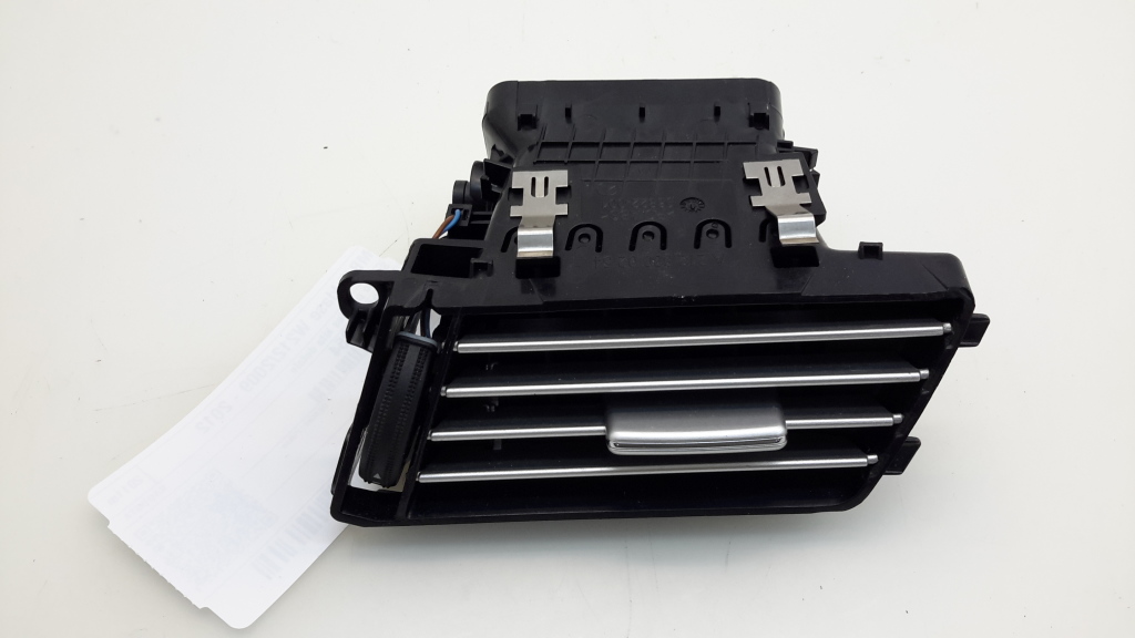 Used Mercedes Benz E-Class Interior panel ventilation grilles A2128300254