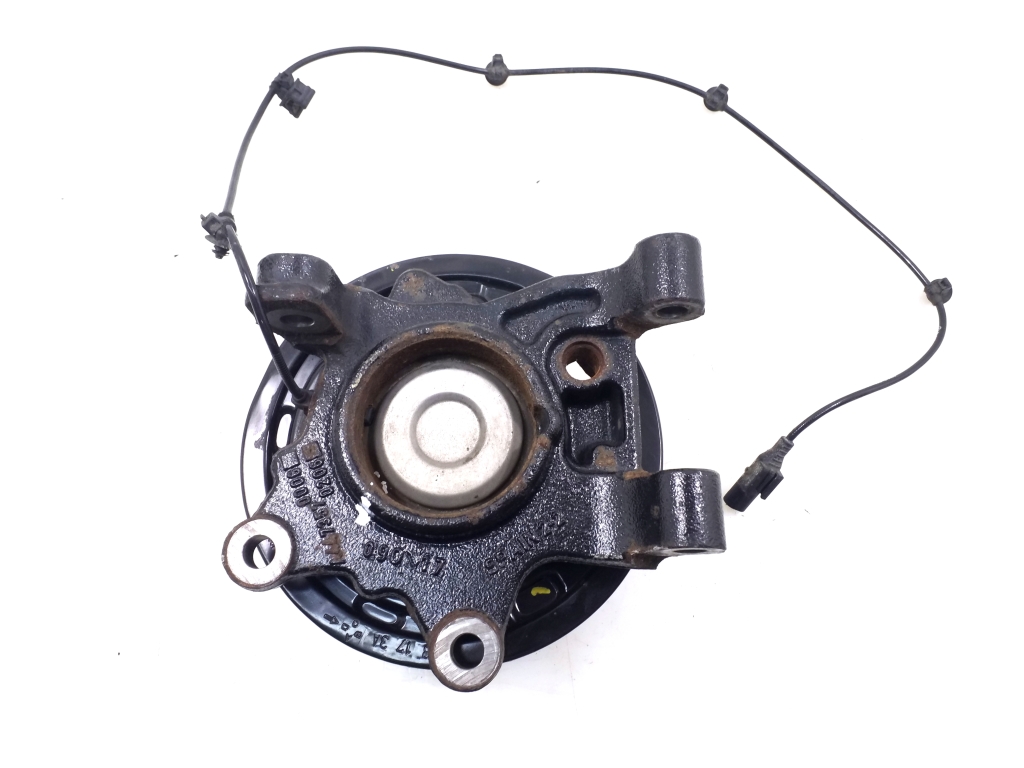 Used Mercedes Benz Vito Rear hub A4473505700