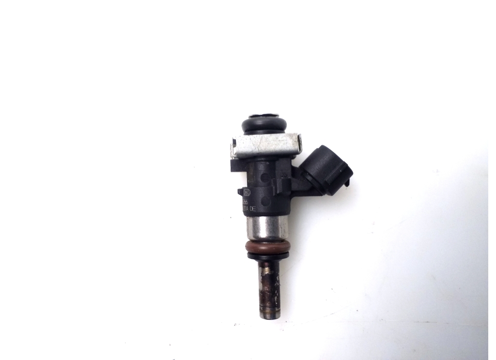 Used Volkswagen Polo Fuel injector 06L906031A