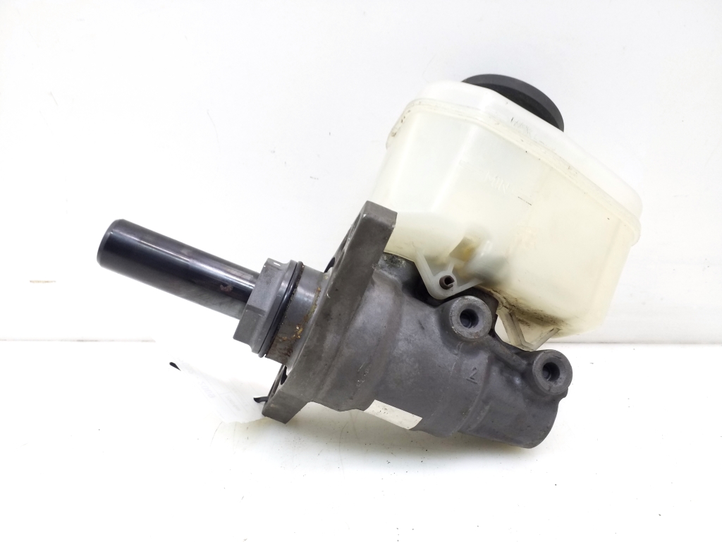 Used TOYOTA Land Cruiser Master cylinder 4702860030