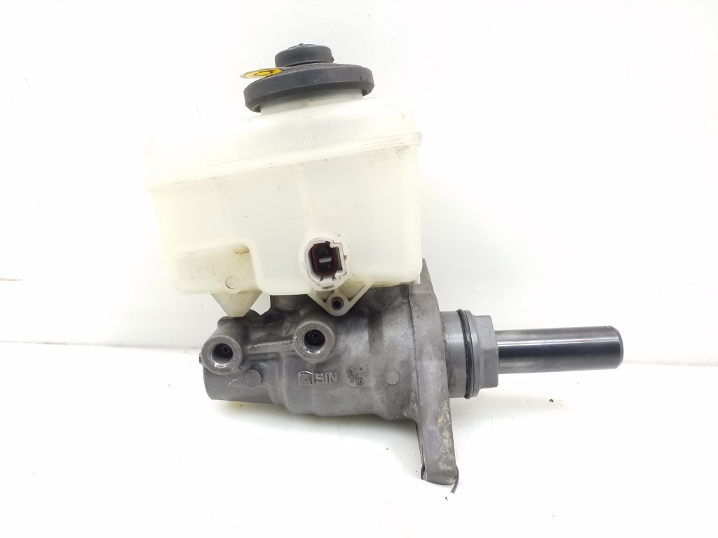 Used TOYOTA Land Cruiser Master cylinder 4702860030