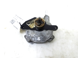 Used Mercedes Benz C-Class Vacuum pump A2722300565