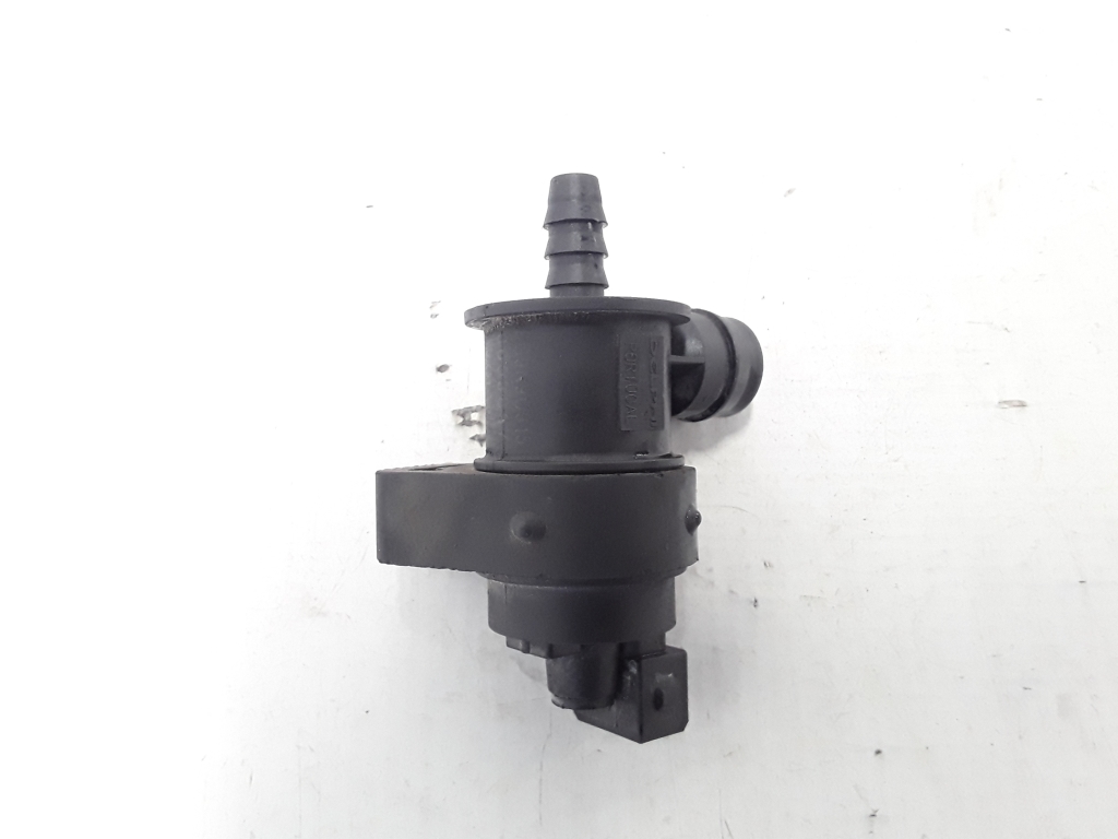 Used VOLVO XC60 Valve other 8653857