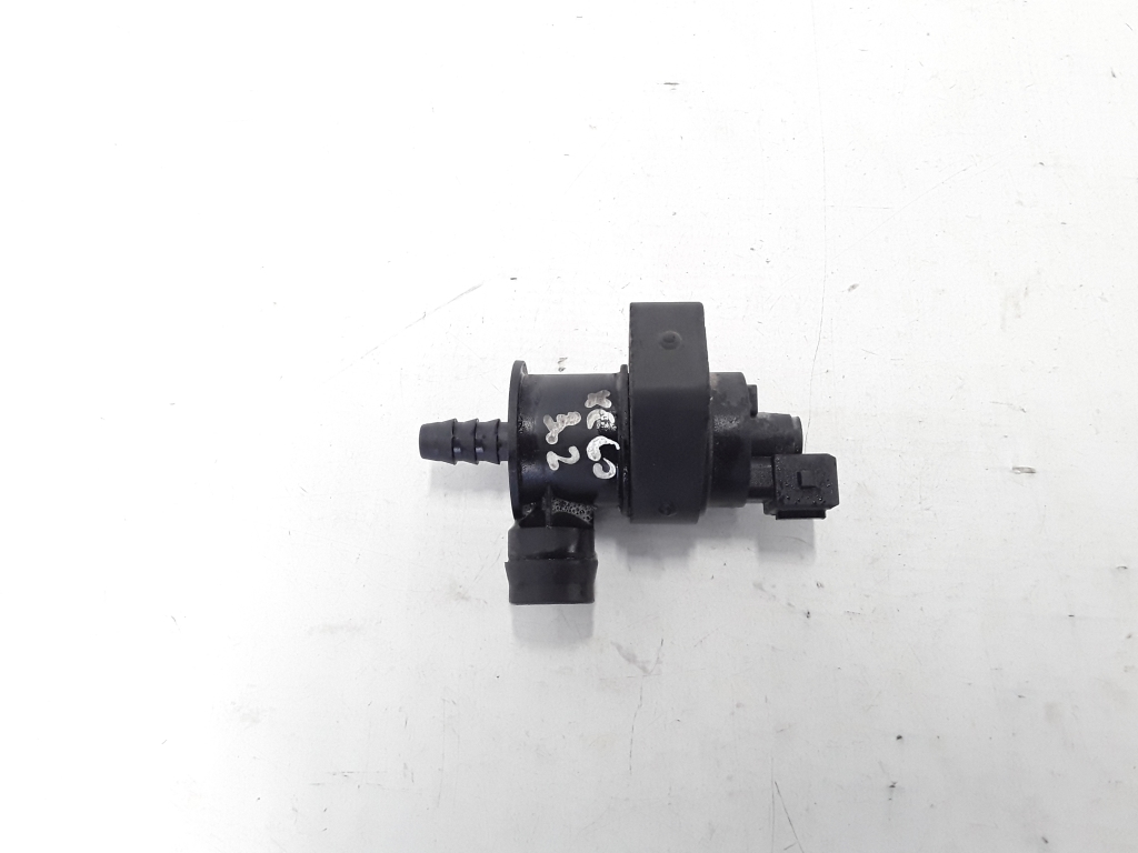 Used VOLVO XC60 Valve other 8653857