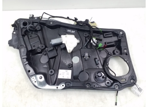 Naudotas Mercedes Benz CLA-Class Galinių šoninių durų stiklo pakėlikas ...